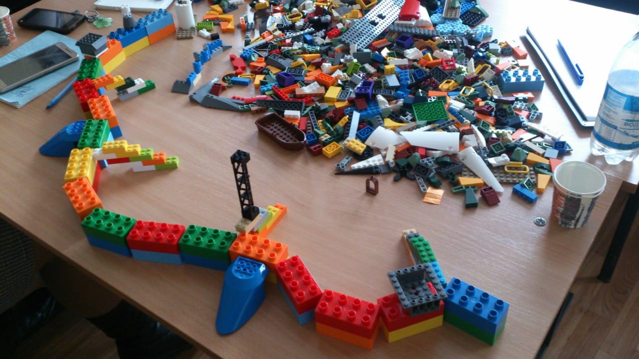 Заклади освіти Донеччини отримають ігрові набори LEGO Play Box для ...