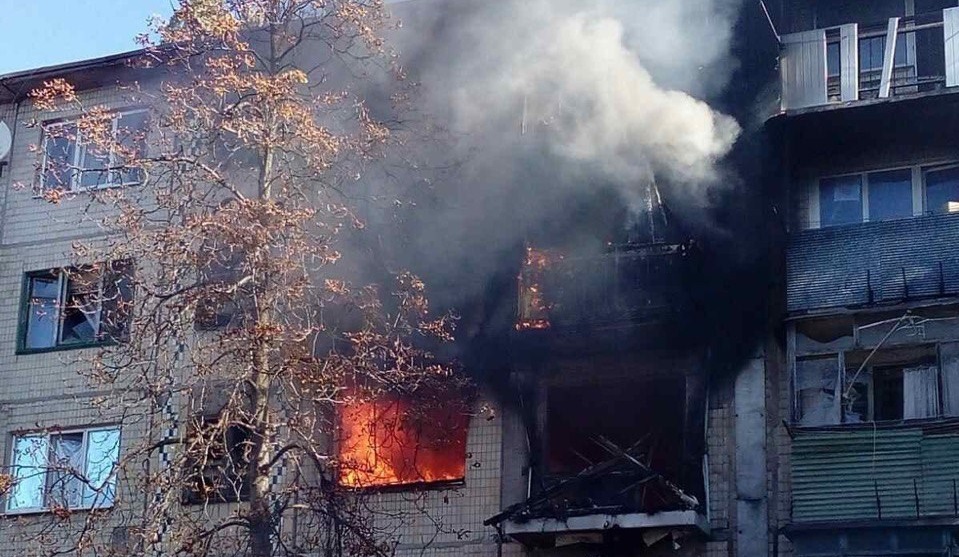 За добу окупанти обстріляли 18 населених пунктів Донеччини знищено та пошкоджено 37 цивільних