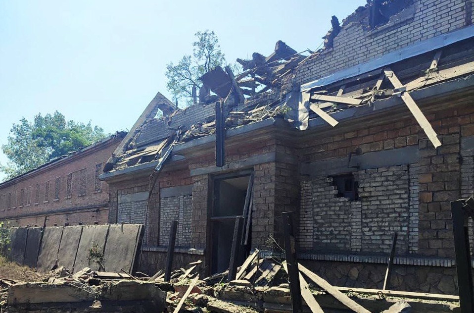 Окупанти обстріляли 12 населених пунктів Донеччини знищено та пошкоджено 37 цивільних обєктів