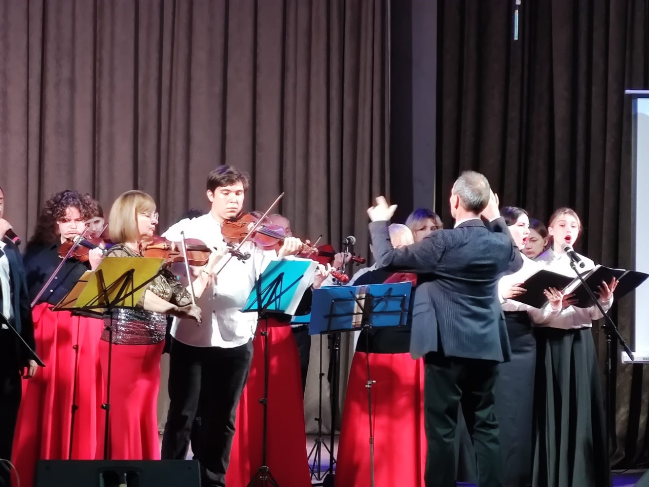 Orchestra from Bakhmut presents a concert dedicated to the Day of ...